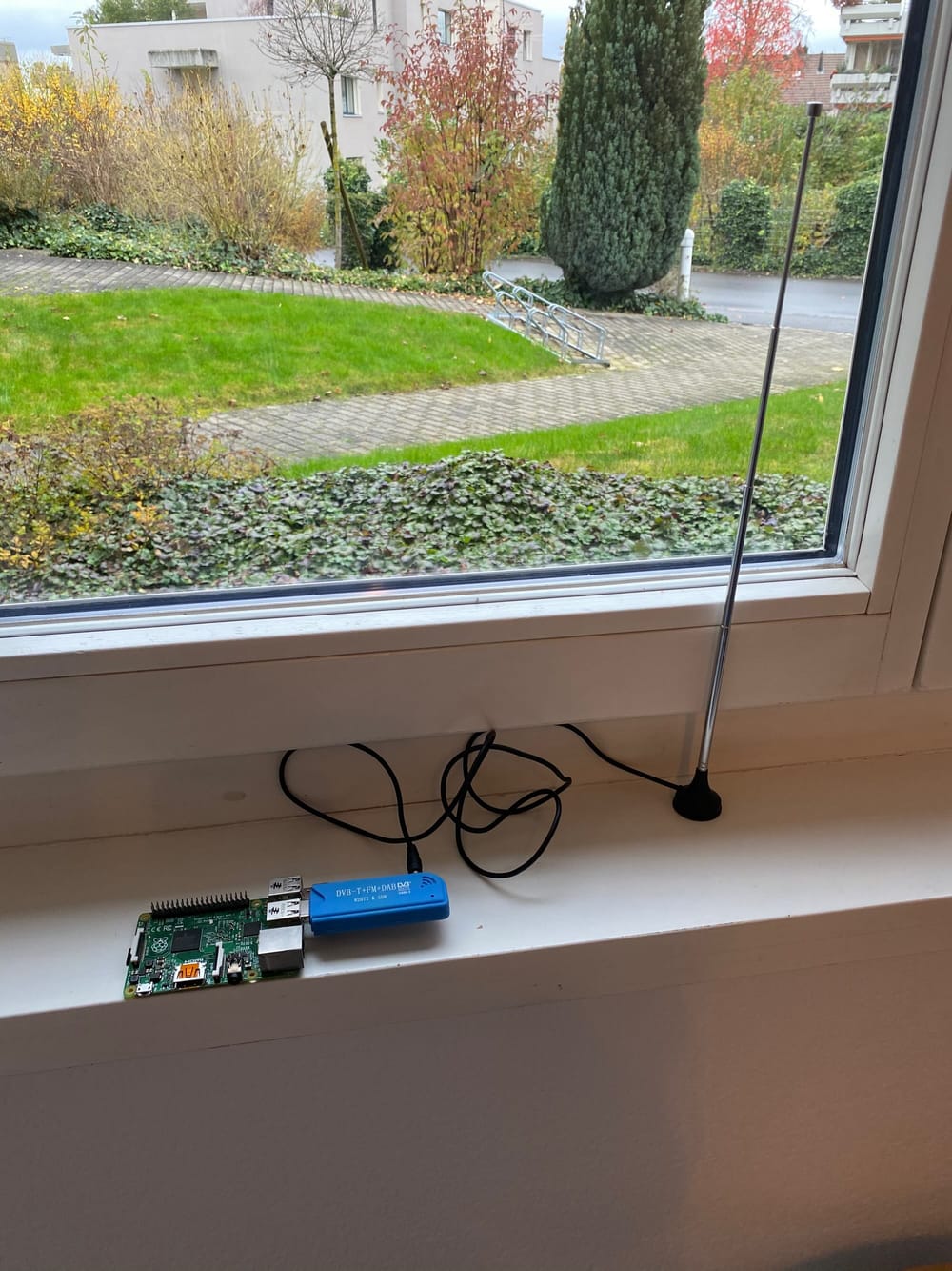 How to Monitor Airplane Traffic with a Raspberry Pi